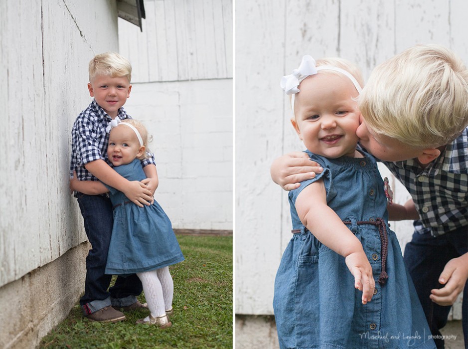barn pictures - Mischief and Laughs Photography